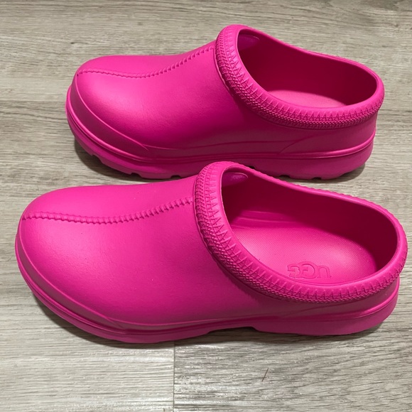 UGG | Shoes | Ugg Tasman X Size 9 In Dragon Fruit Comes W Insert | Poshmark